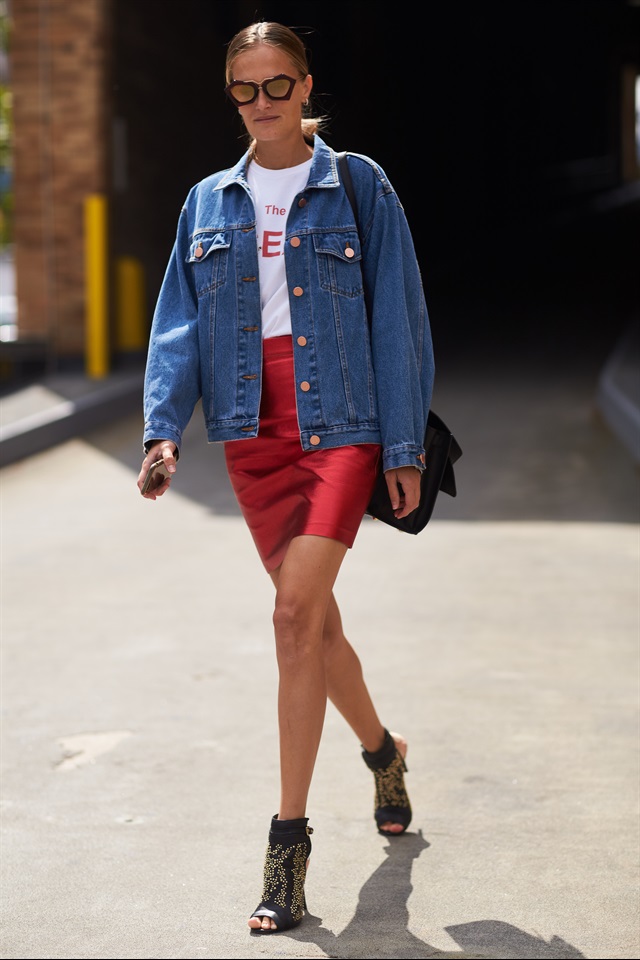 Giacca in denim: come indossarla? Ecco 10 look da copiare